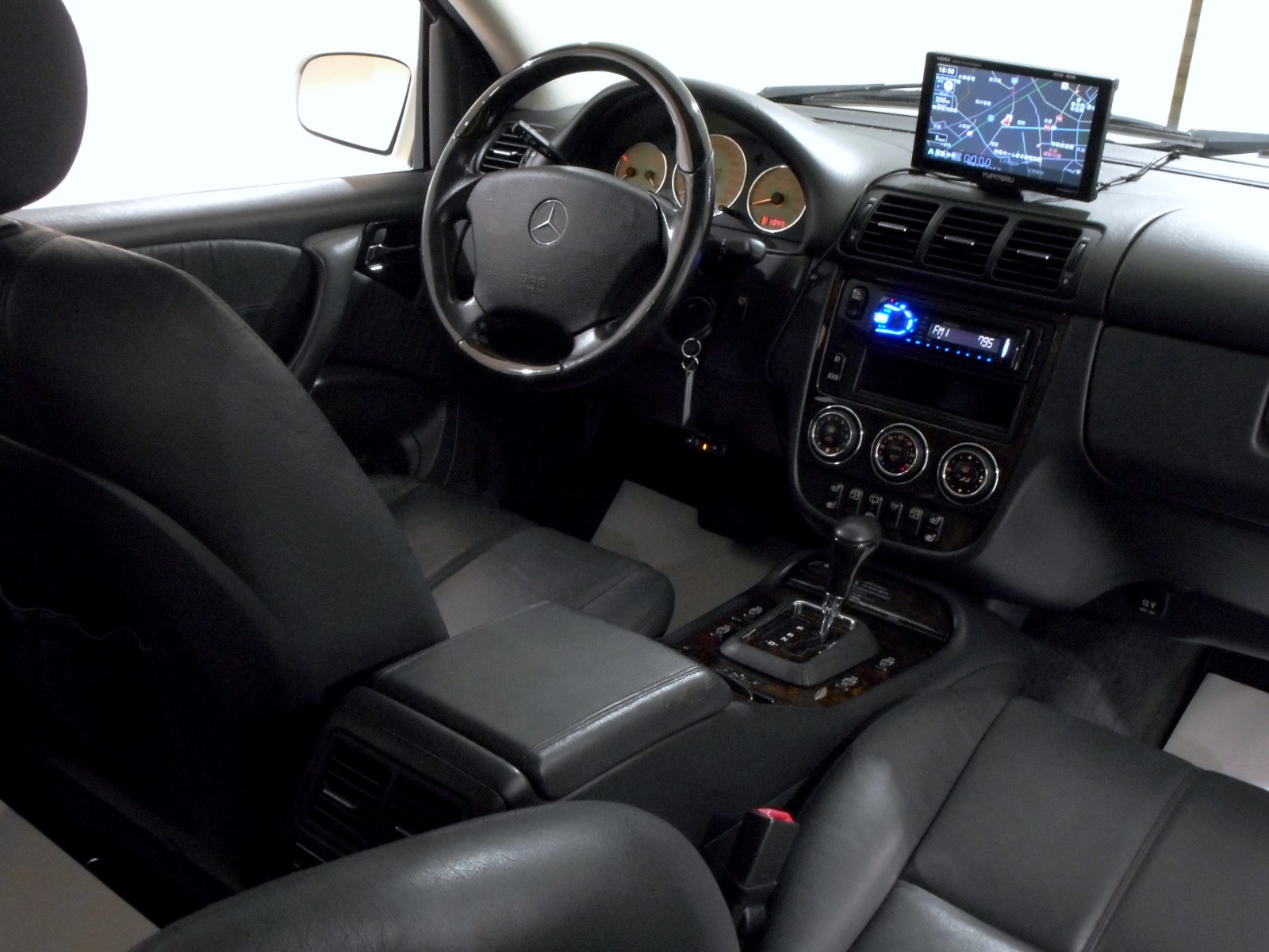 AMG Mクラス 中古車詳細／メルセデスベンツAMG中古専門店【キャノンボール】埼玉・16号線沿い／ML55 専用黒本革＆ウッドインテリア ...