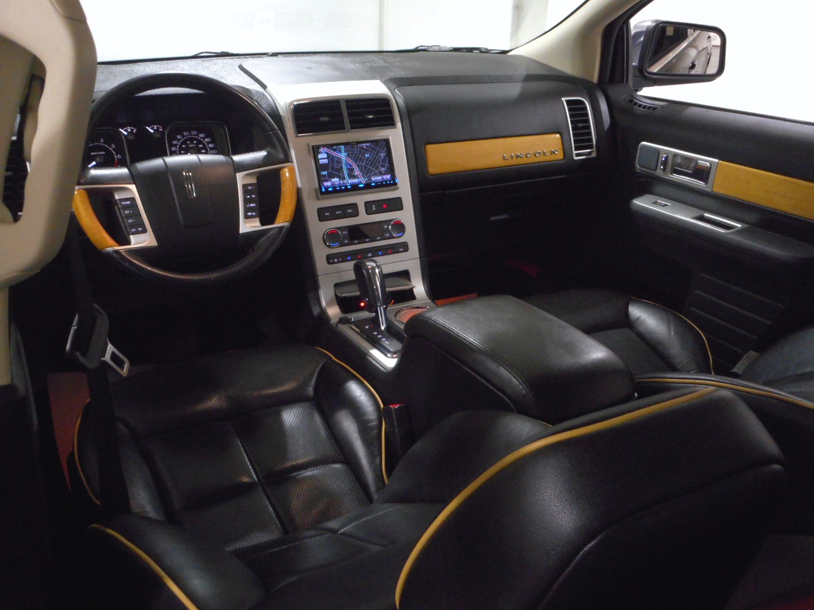 リンカーン 中古車／フォード中古専門店【キャノンボール】埼玉・16号線沿い